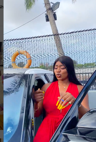 Skit maker Ashmusy unveils a brand new Range Rover she bought herself ...