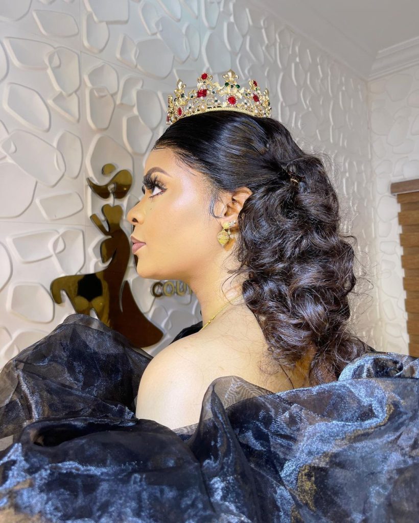 Profile: Tobi Phillips – The New Wife Of Ooni Of Ife | NewsWireNGR