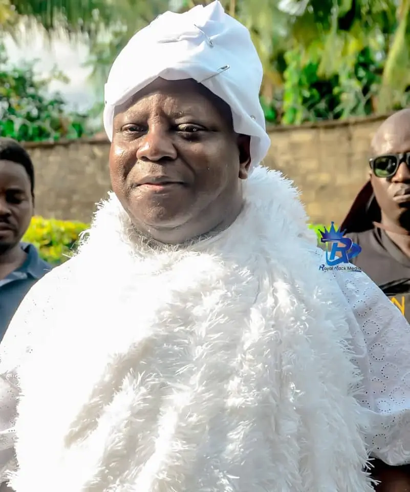 Who is Oba Joseph Oloyede? Biography, Age, Wife, Children, Career, his ...